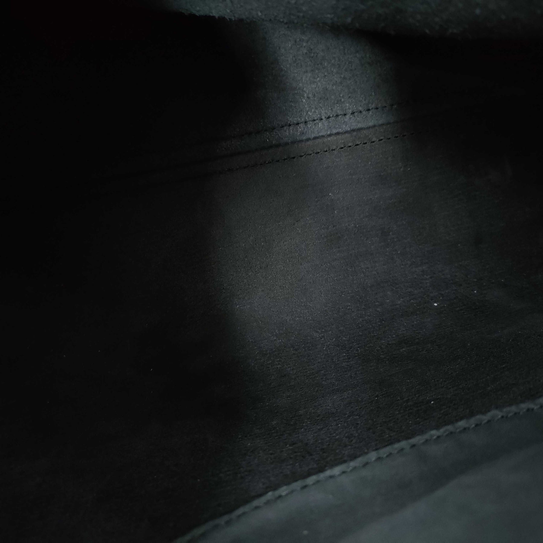 Louis Vuitton Epi Speedy 35 Boston Bag VI0940 – Foreign Objects